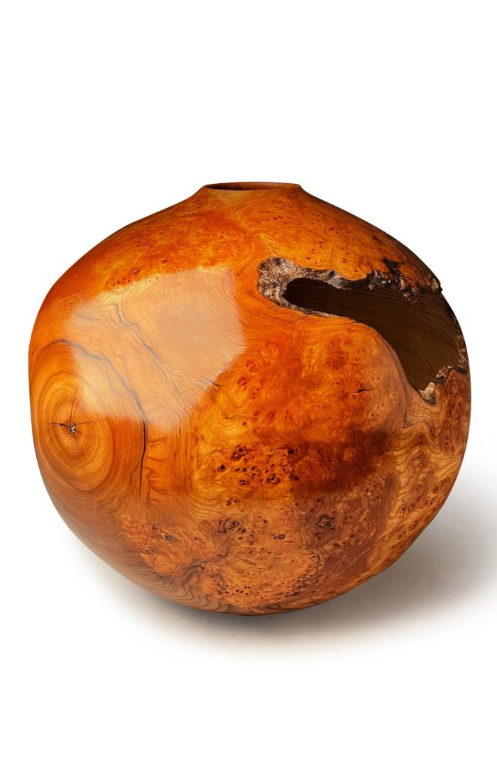 Burr Elm Vase No.121 by Angus Clyne | Angus Clyne | House Of Bruar